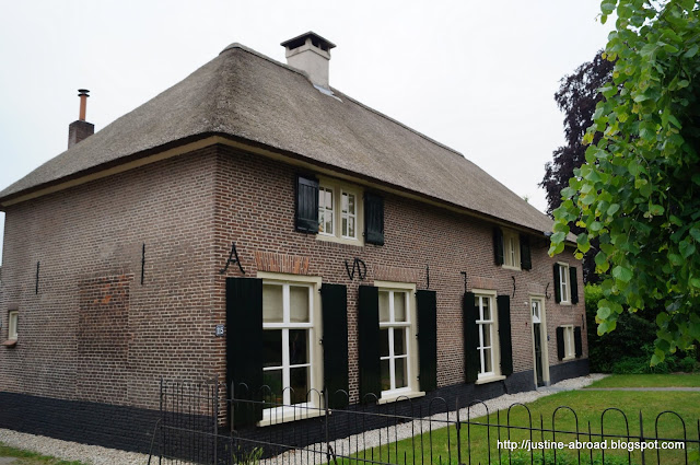 Pierwsze kroki w Nibylandii: A walk through Hees or other words "how I ...