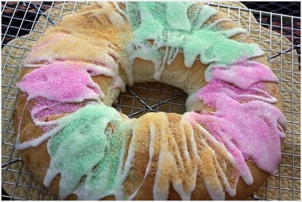 Easy Mardi Gras King Cake — Mommy's Kitchen