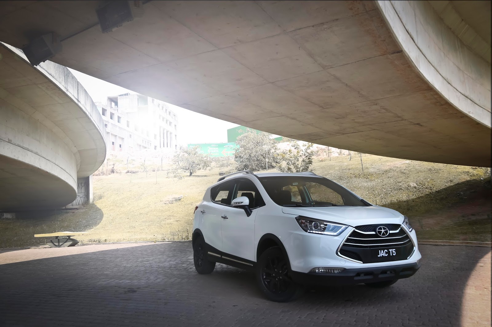 RACIONAUTO: JAC MOTORS DEFINE PREÇOS E DATA DE LANÇAMENTO DO NOVO T5