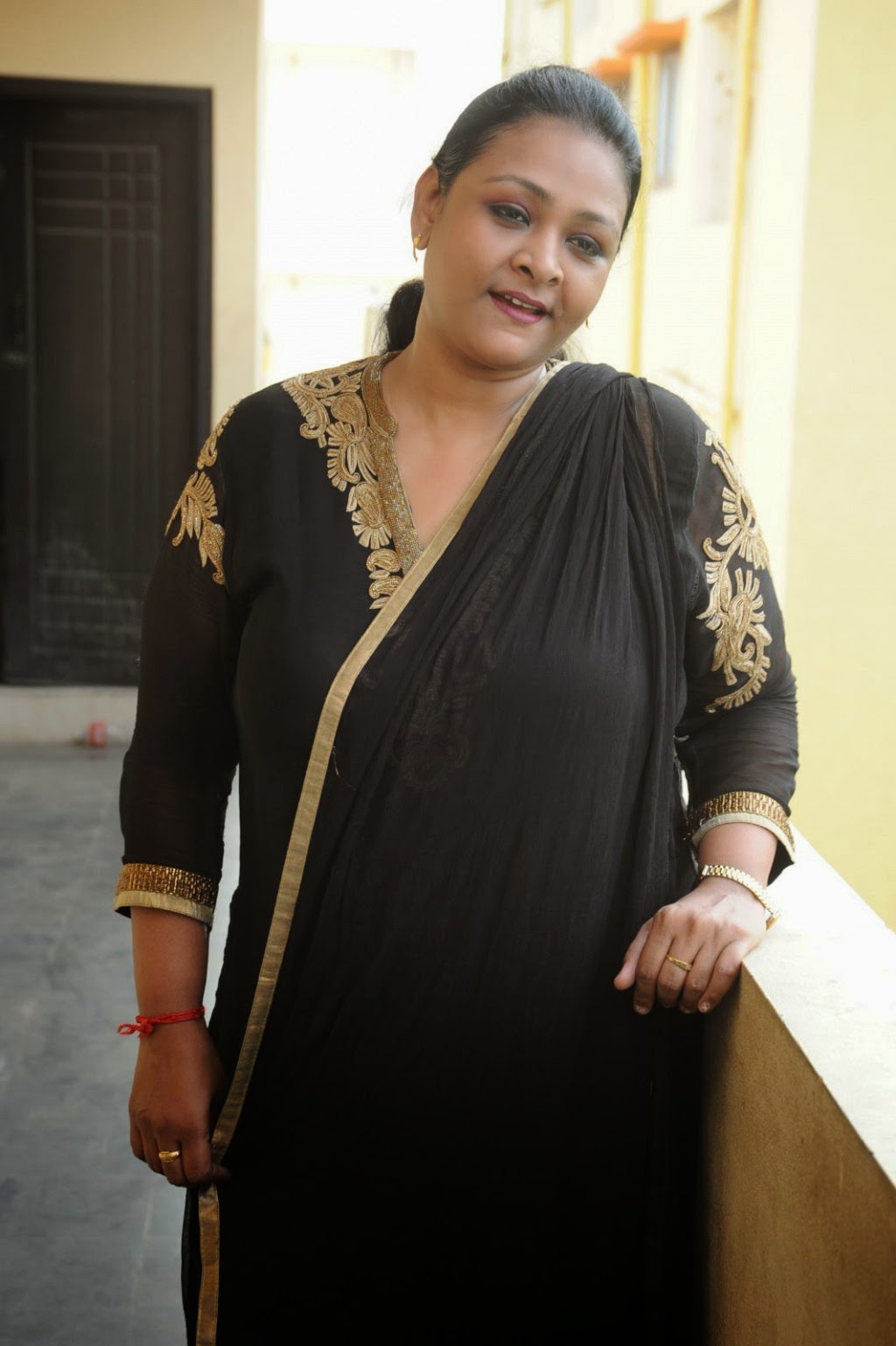 Shakila Latest Stills | HQ Pics n Galleries