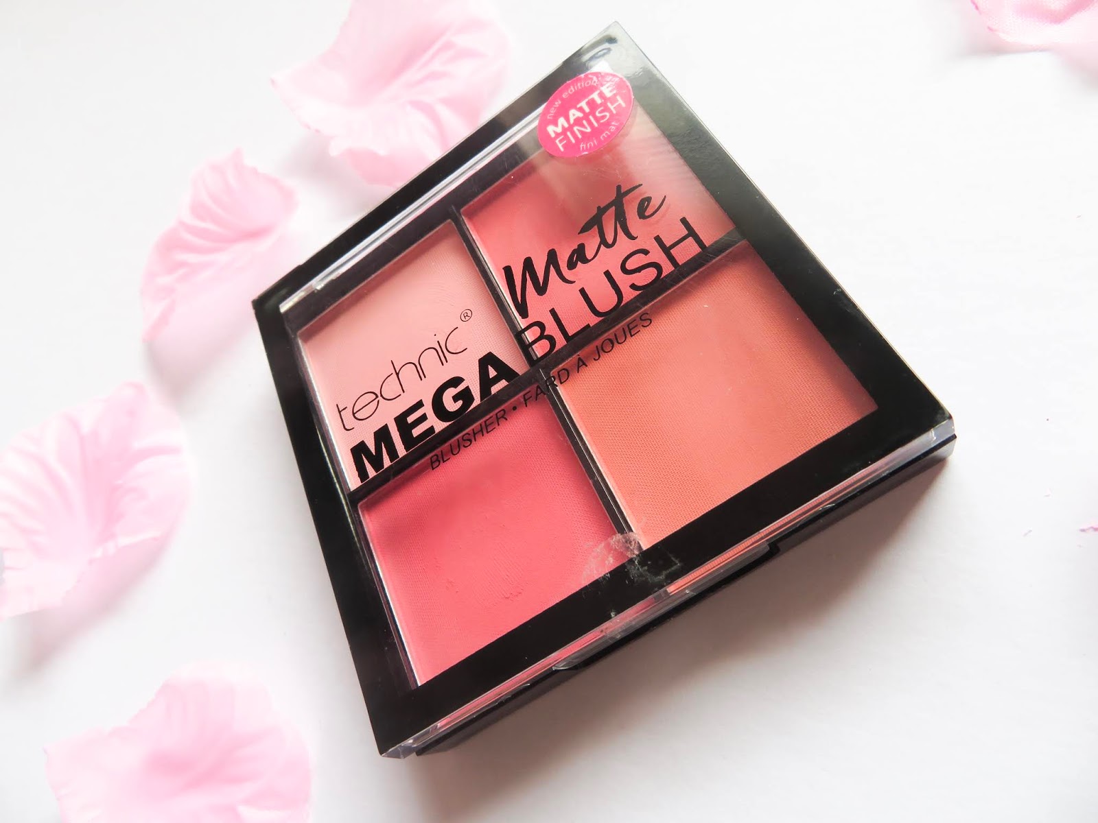AlixKate: TECHNIC MATTE MEGA BLUSH PALETTE REVIEW
