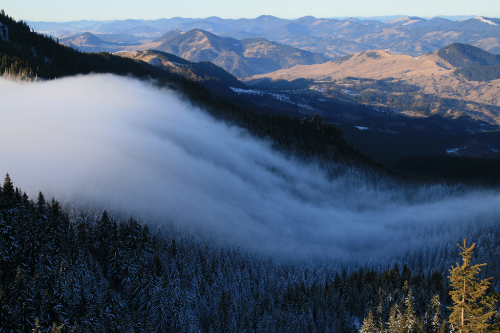 Manastirea Sihastria Rarau: Imagini si Peisaje cu Muntele Rarau