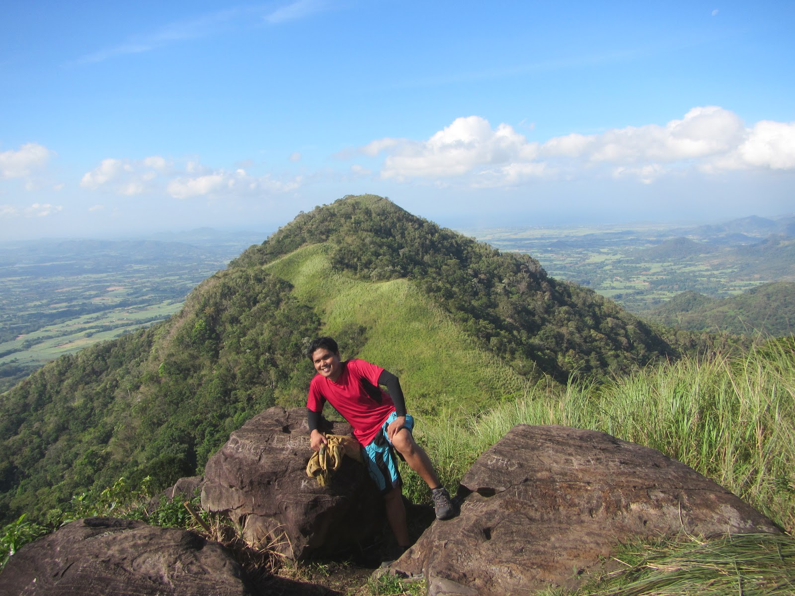 LEXICAL CROWN: A DAY HIKE IN MOUNT TALAMITAM FOR ONLY P493