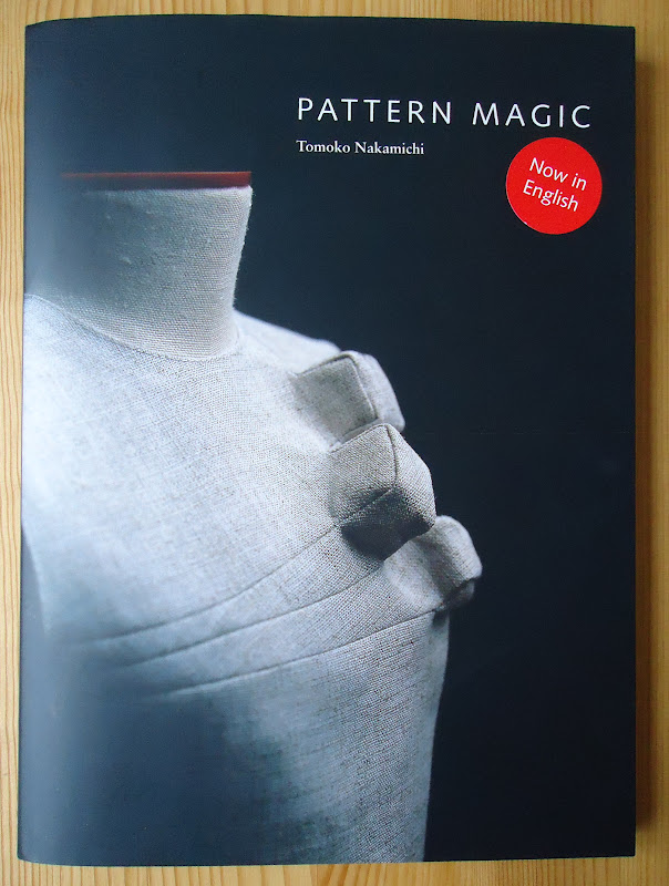 Emilia Bird: Tying a Bow