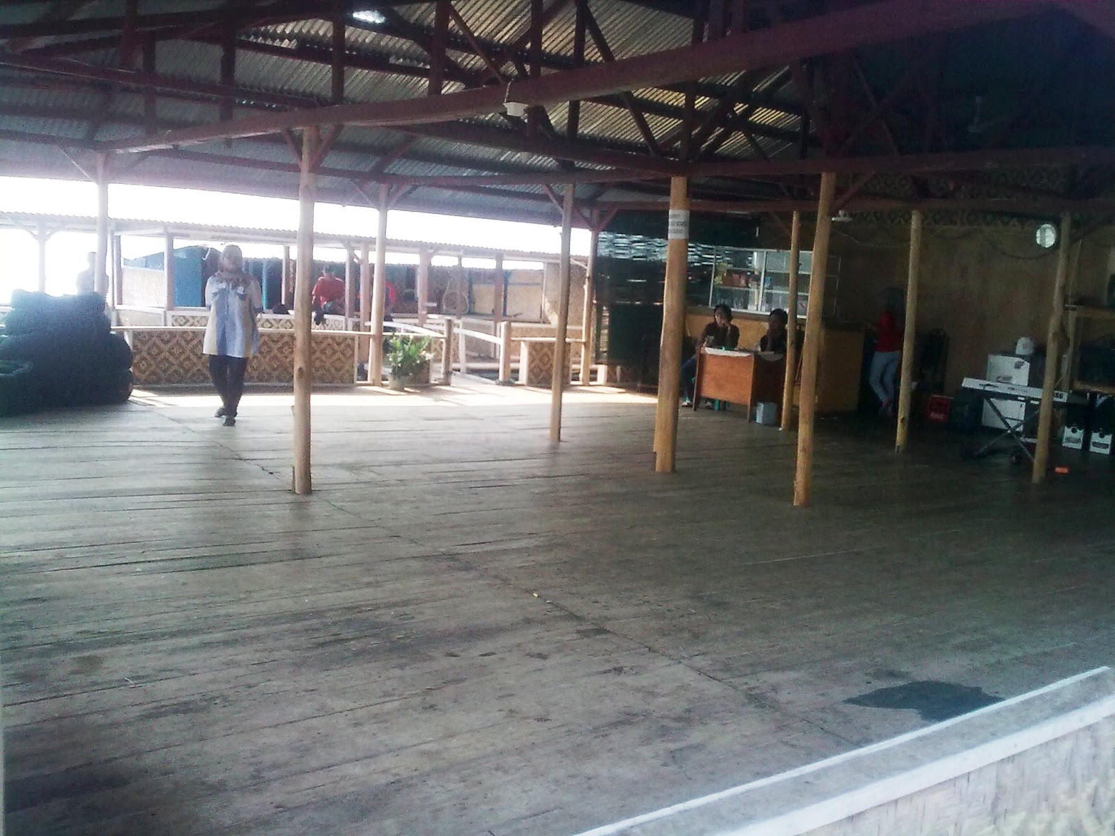 rumah makan lesehan terapung tumaritis jangari cianjur: rumah makan ...