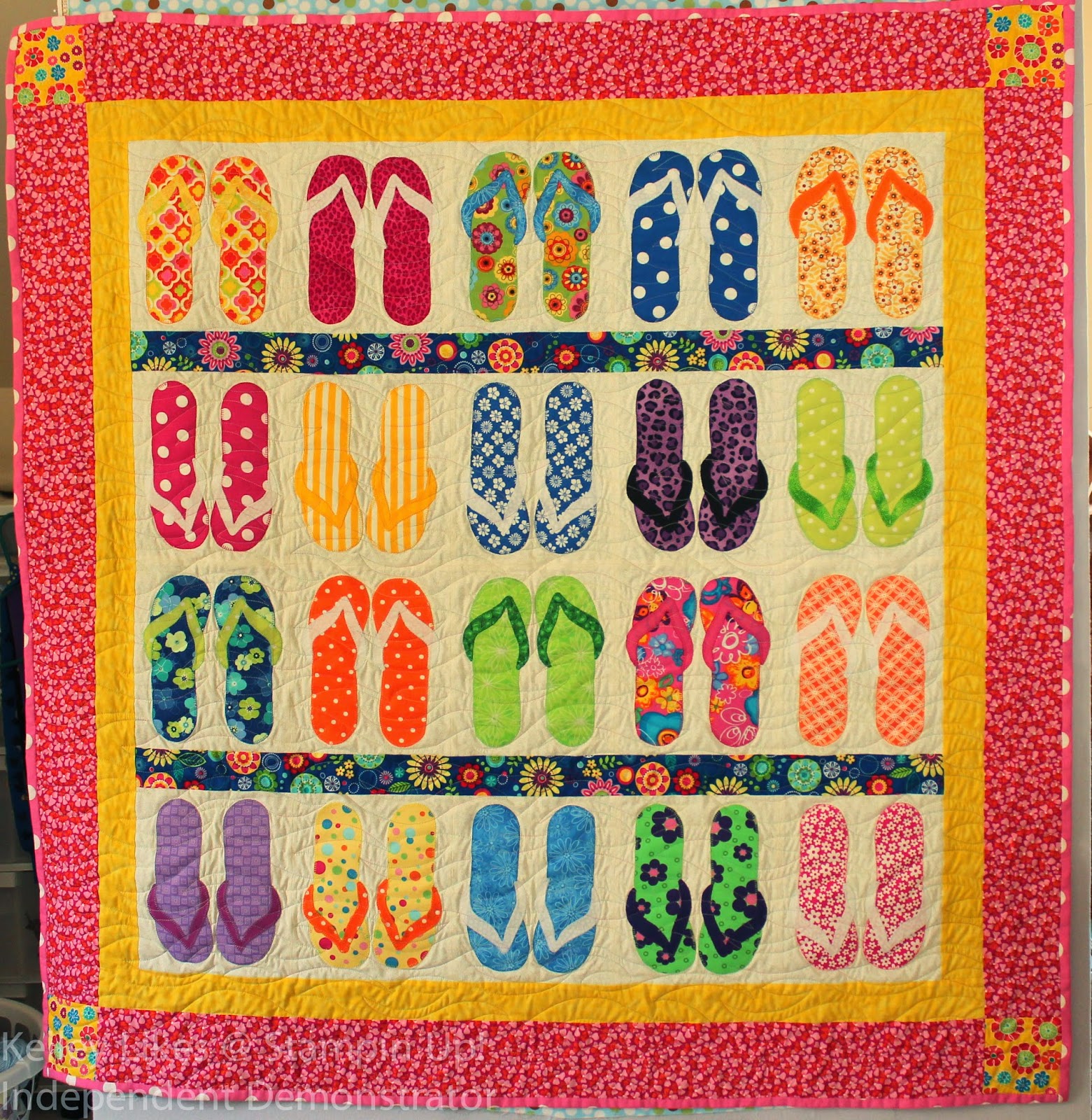Lattes, Stamps, and Everything Else: Fon's & Porter Flip Flop Quilt
