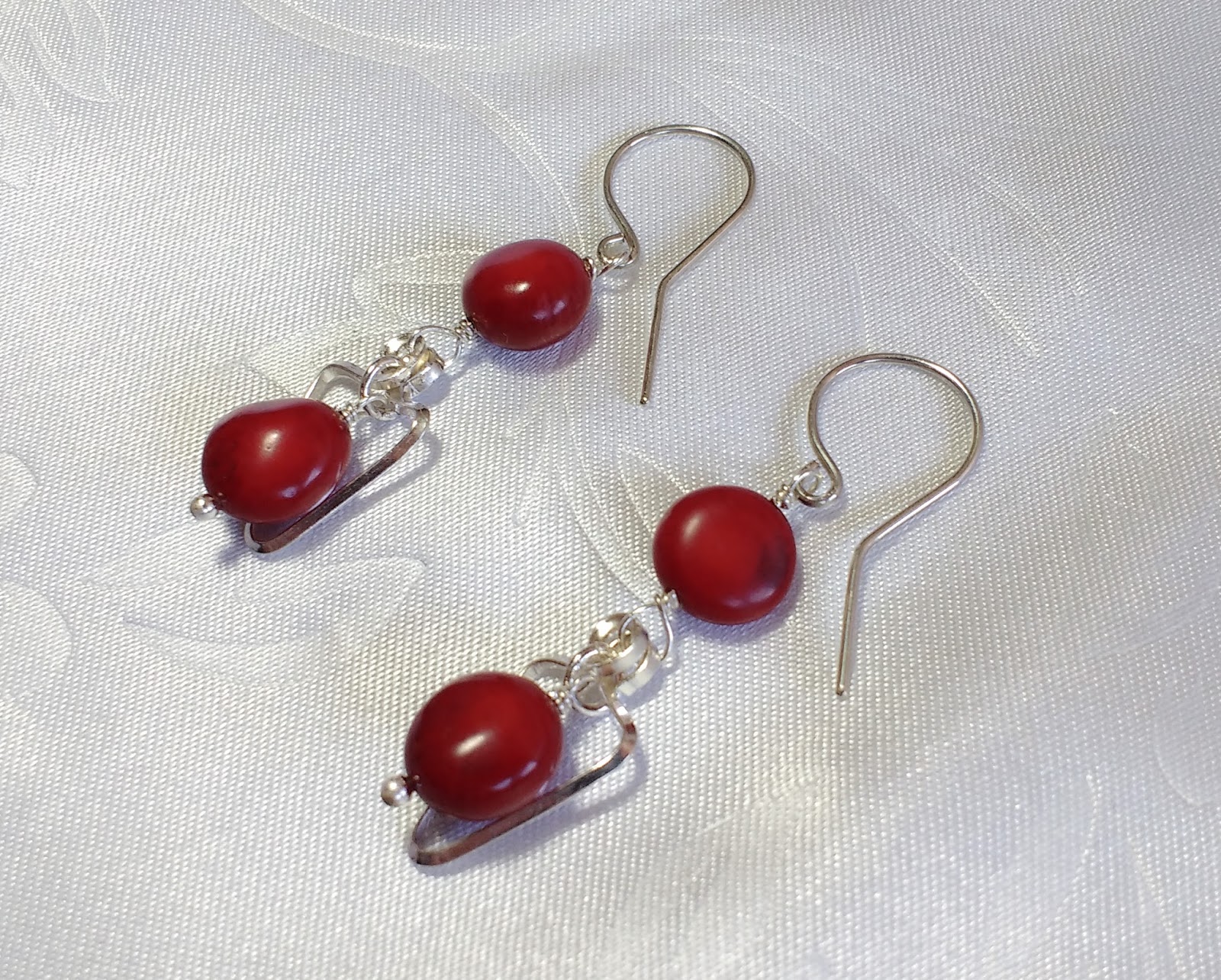 Zarcillos de coral bambú rojo | Liseth Vielma Joyas