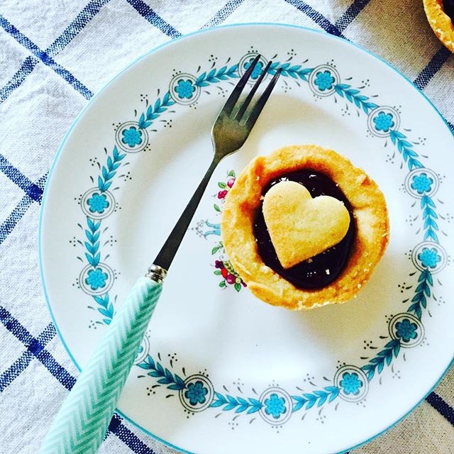 Jo's Blue AGA: Queen Of Hearts Tarts