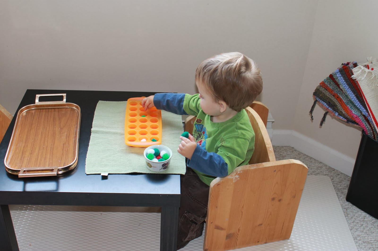 Montessori Beginnings: Montessori Shelves-Table Work