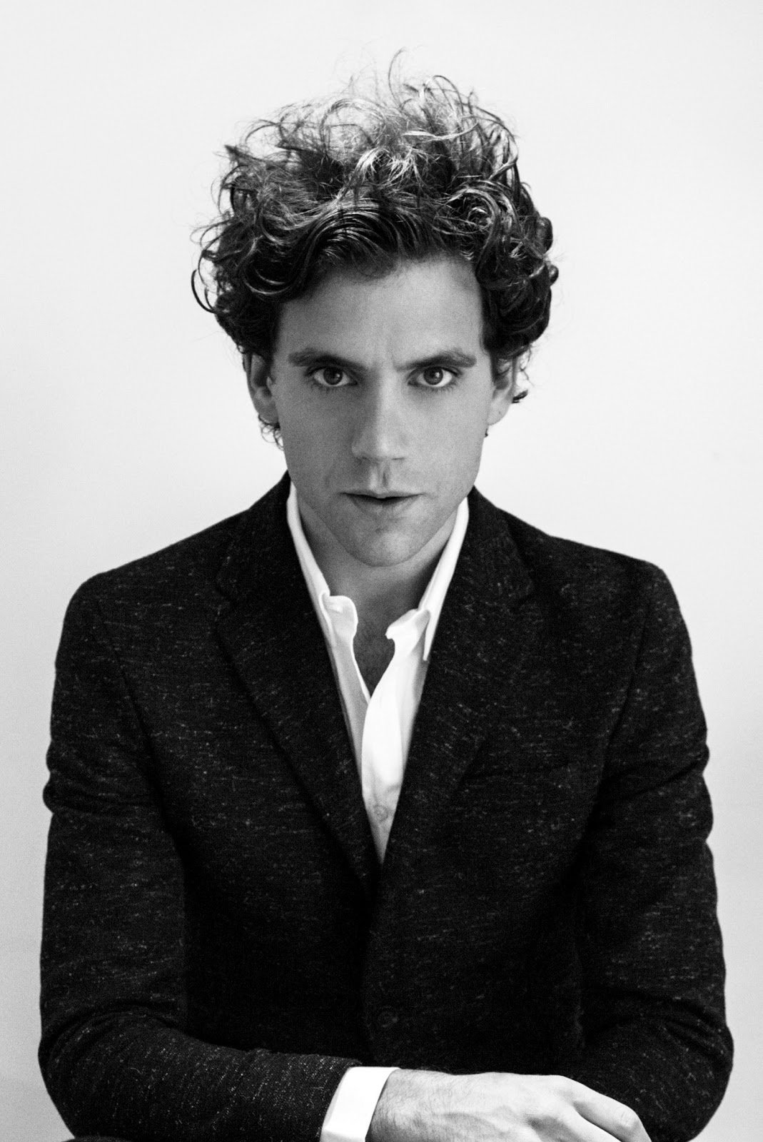 El Lavadero de las Muñecas: MIKA ESTRENA EL VIDEOCLIP DE 'POPULAR'