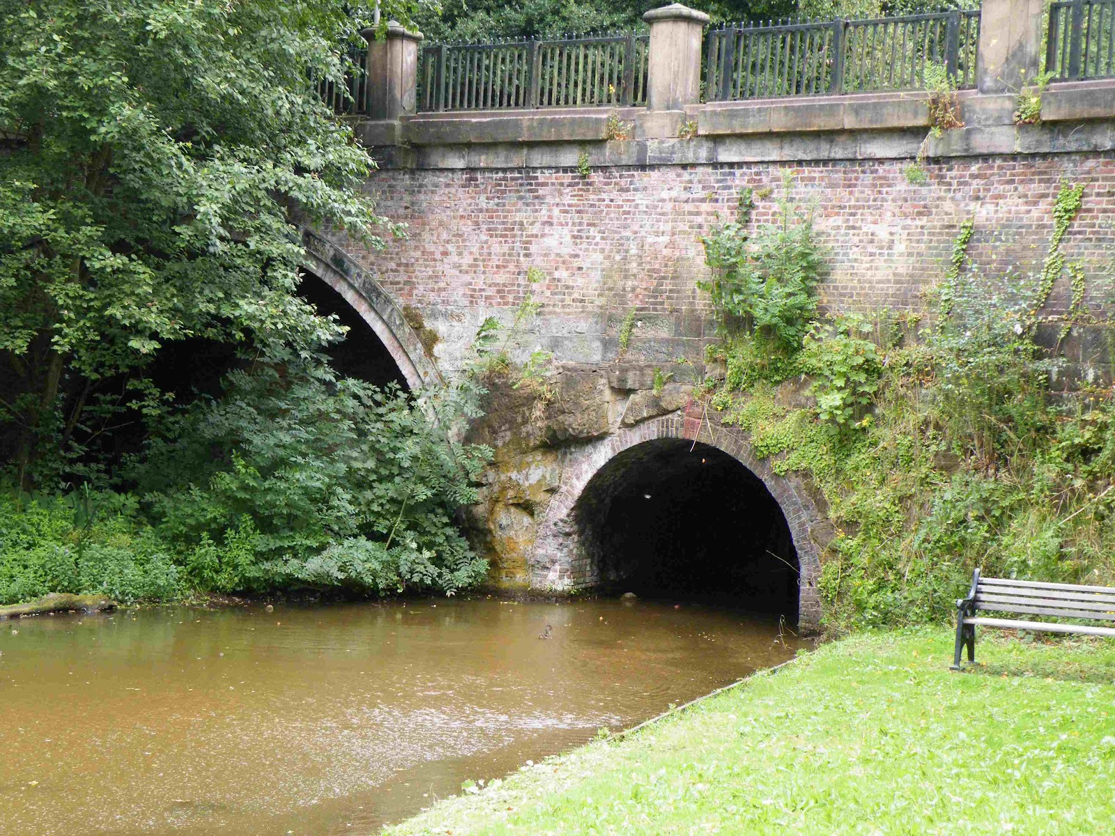 Travelling the Canals of England: Manchester Revisited
