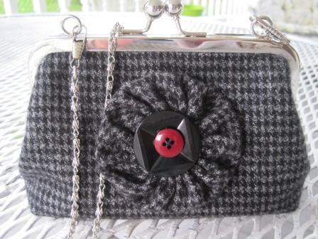 Sweet Bee Buzzings: Preppy Clutch Purse