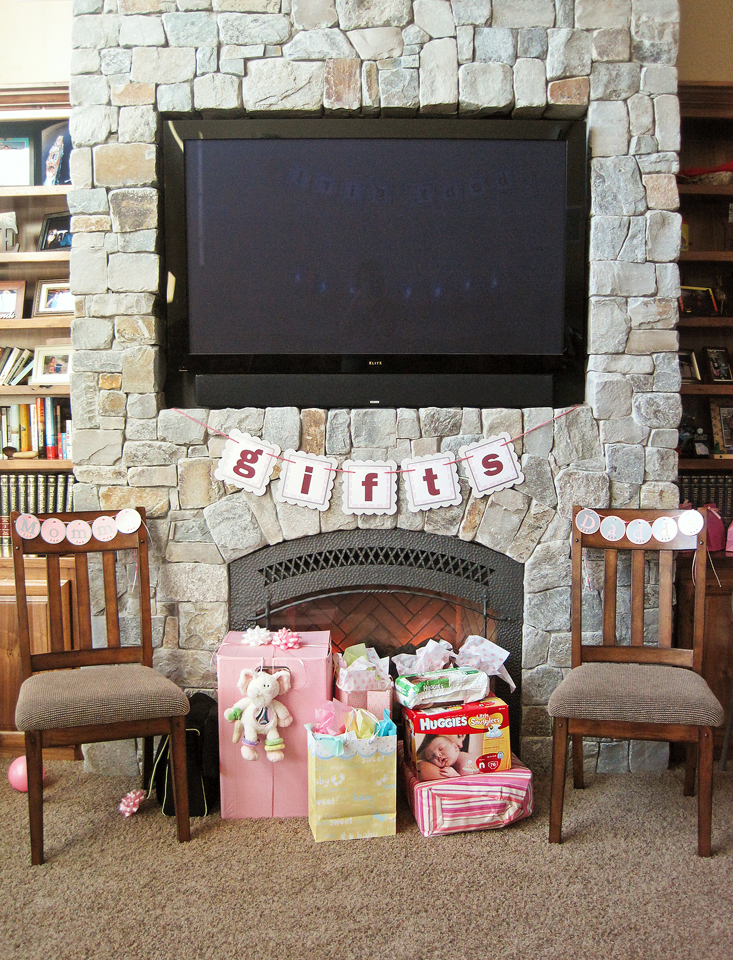 Seriously Daisies: Pink & Gray Baby Shower {Favors Entrance & Gifts}