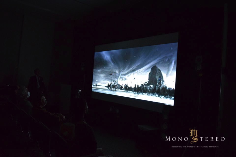 High End audio gear galore… – Ultimate High-Fidelity