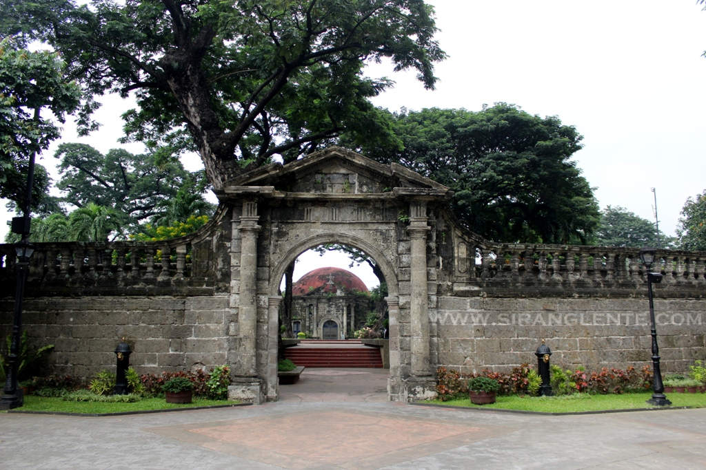 SIRANG LENTE: PACO PARK AND CEMETERY, MANILA