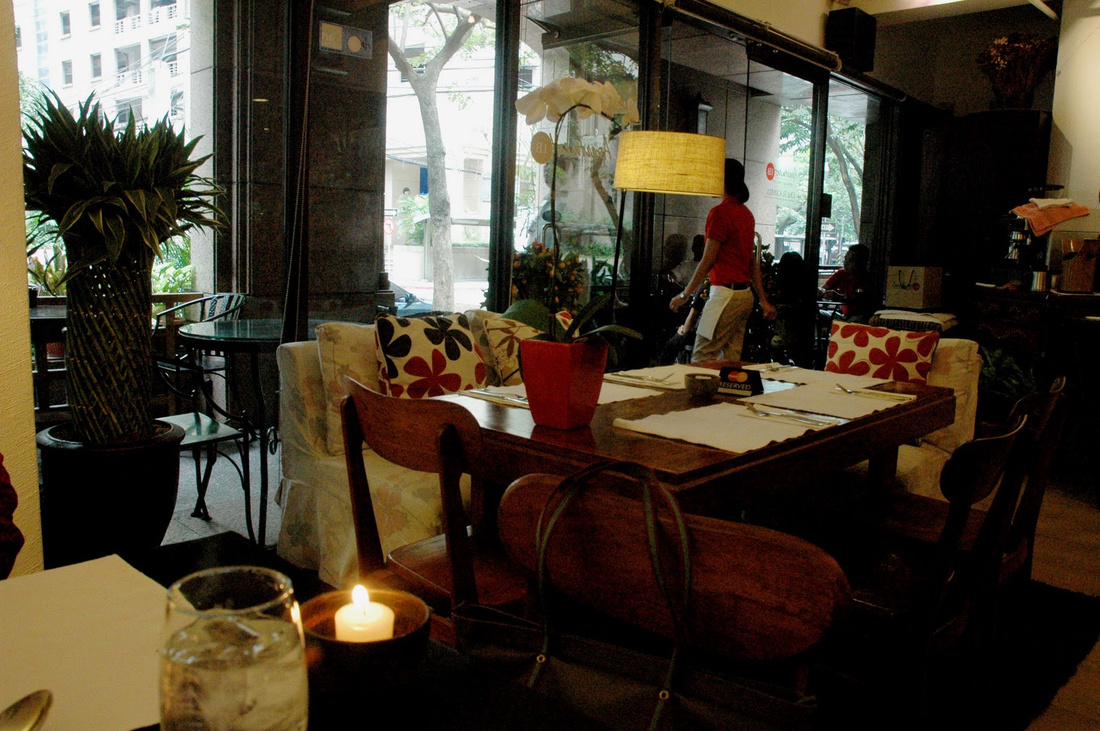 DUDE FOR FOOD: Serving Comfort Food Everyday at Apartment 1B