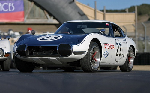 MUSCLE CAR COLLECTION : Toyota 2000GT Racing Car Review