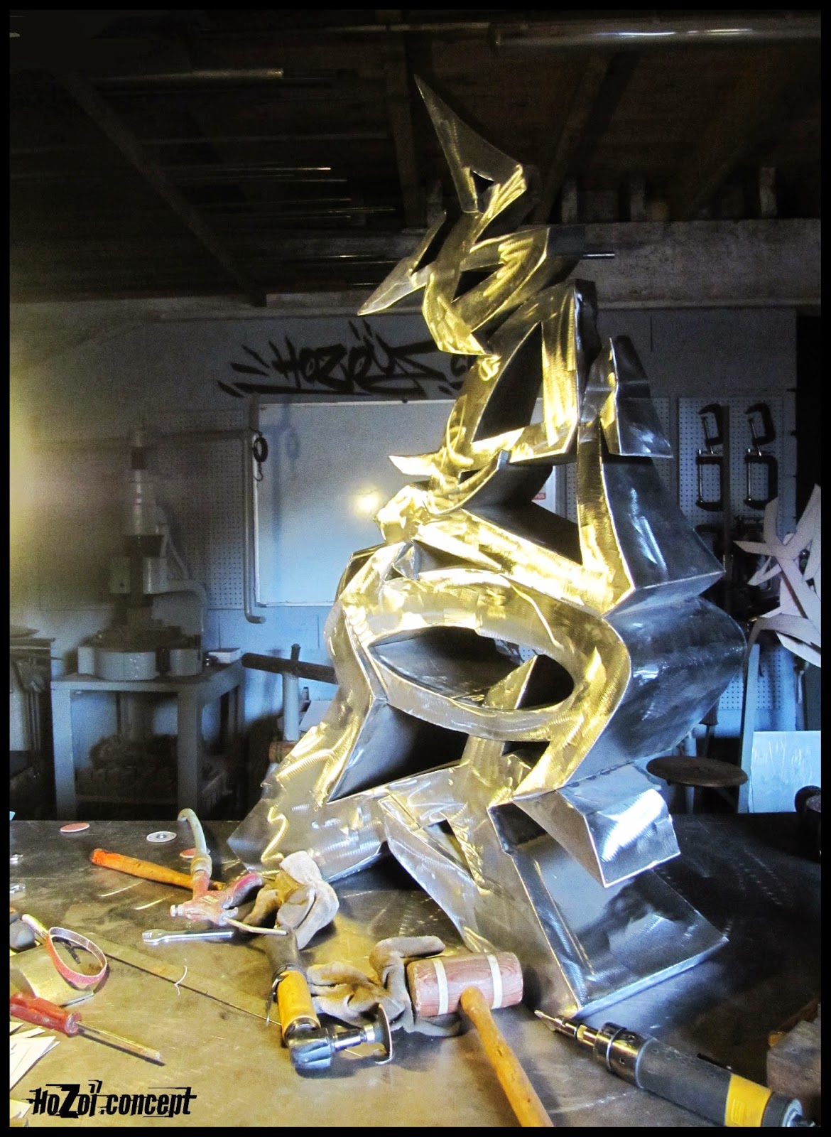 Hozoi Graffiti ,Metal shaping,Design: graffiti metal sculpture for Zenoy
