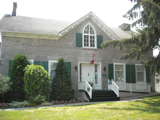 Tips Are Included!: Amelia's Garden Restaurant at the Waring House Inn