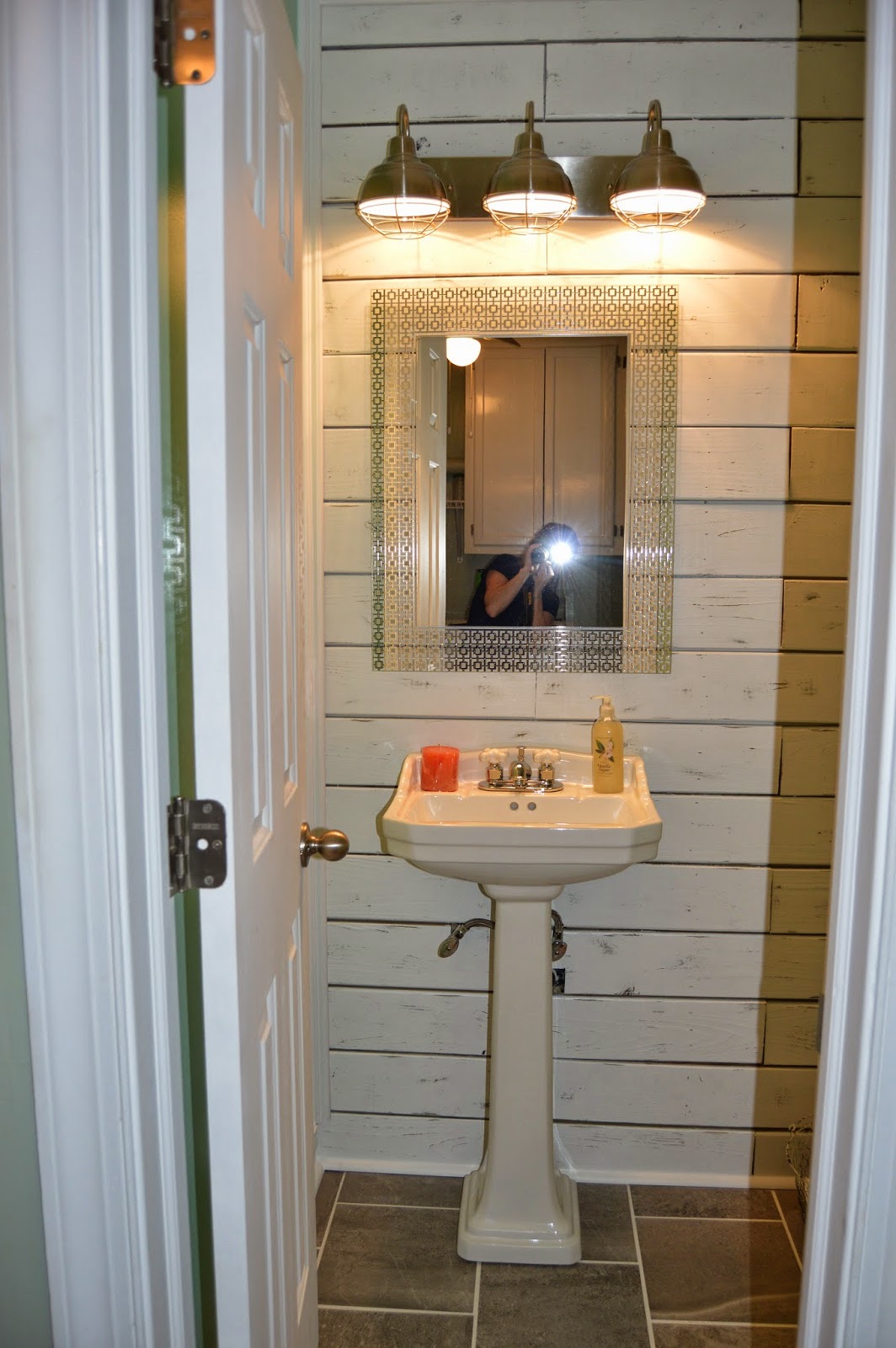 Harris Heart-to-Hearts: 1/2 bathroom is FINISHED!