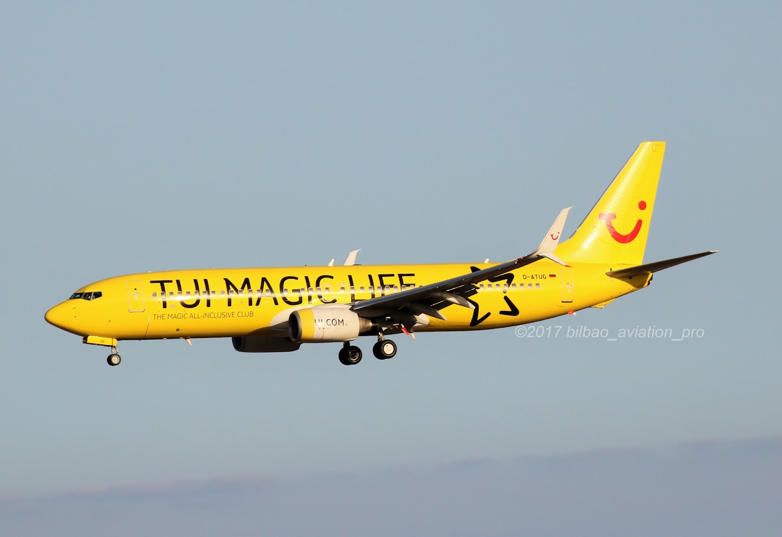 bilbao_aviation_pro: Tui airlines Boeing B737-800 D-ATUG "Tui Magic ...