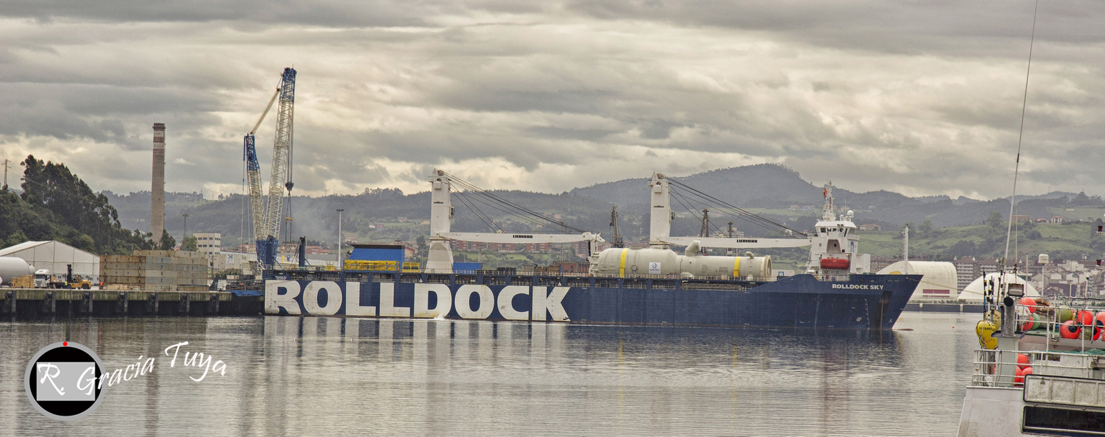 Buques en el puerto de Avilés: Rolldock Sky