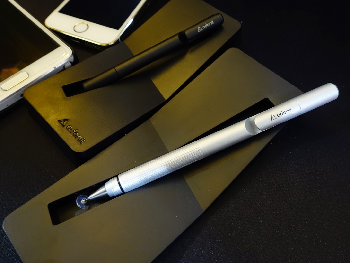 [開箱] Adonit Jot Pro 與 Jot Mini 專業隨行觸控筆，iPad上繪畫手寫有如真實筆觸 – 三嘻行動哇 Yipee!