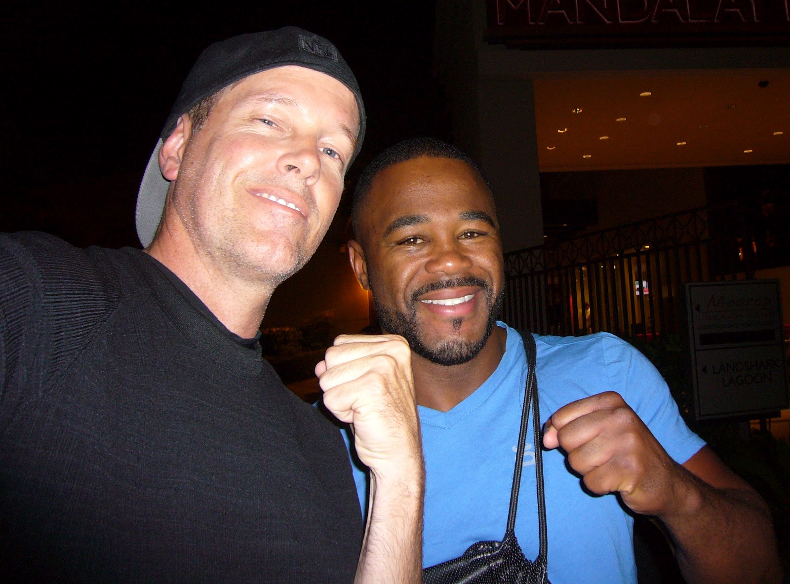 AZ AUTOGRAPHS: UFC Fan Expo in Vegas! Bones Jones, JDS, Rashad Evans ...