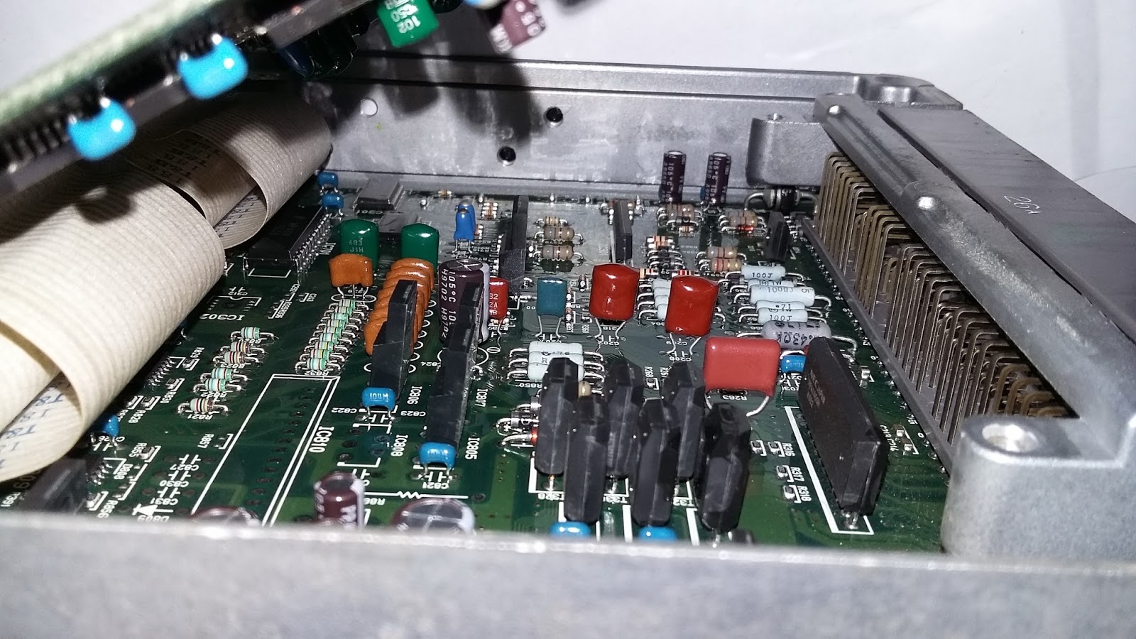 TOYOTA HILUX REVO WIRING - ENGINE: TOYOTA ECU 2JZ-GE ECU/ECM BOX