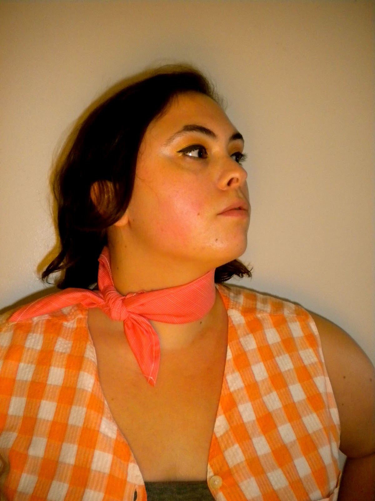 The Curvy Elle: DIY: Jaunty Summer Scarf
