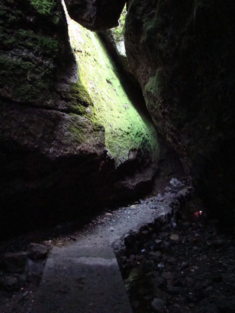 Geotripper: Inside the Pinnacles Volcano: the Talus Caves of Bear Gulch