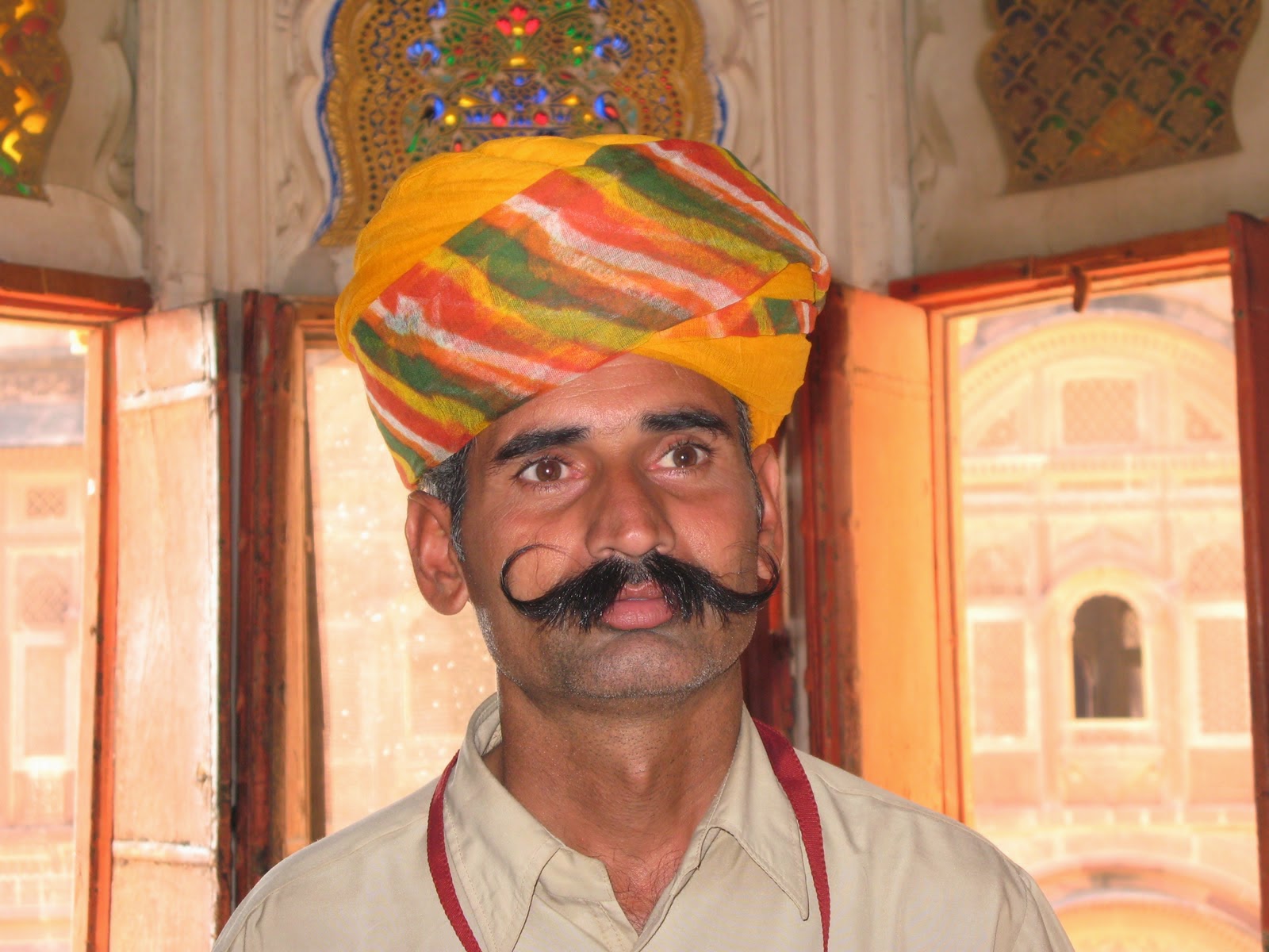 Agencia de Viajes India: La barba y bigote en la India