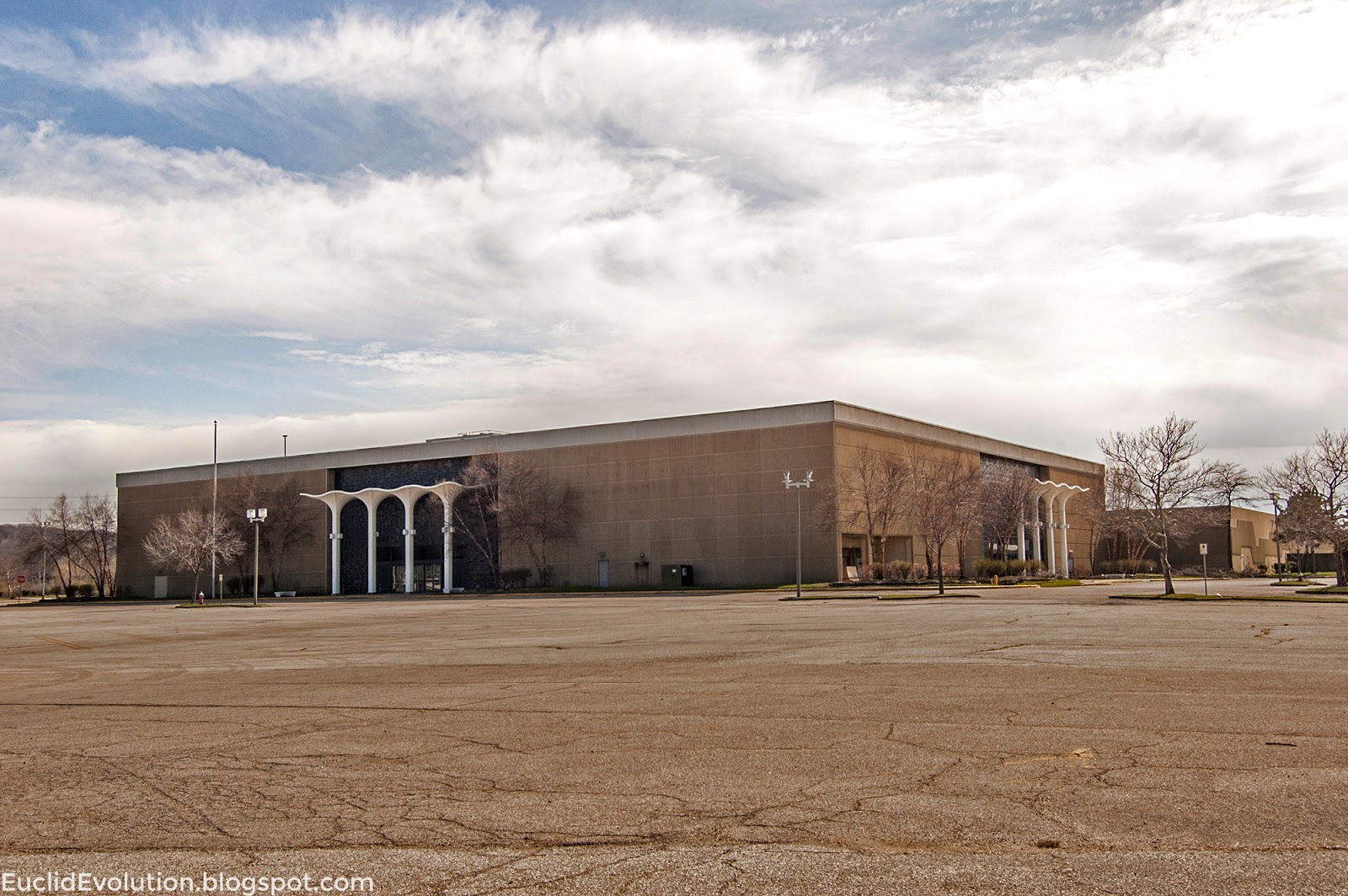 Euclid Evolution: Euclid Square Mall 2016