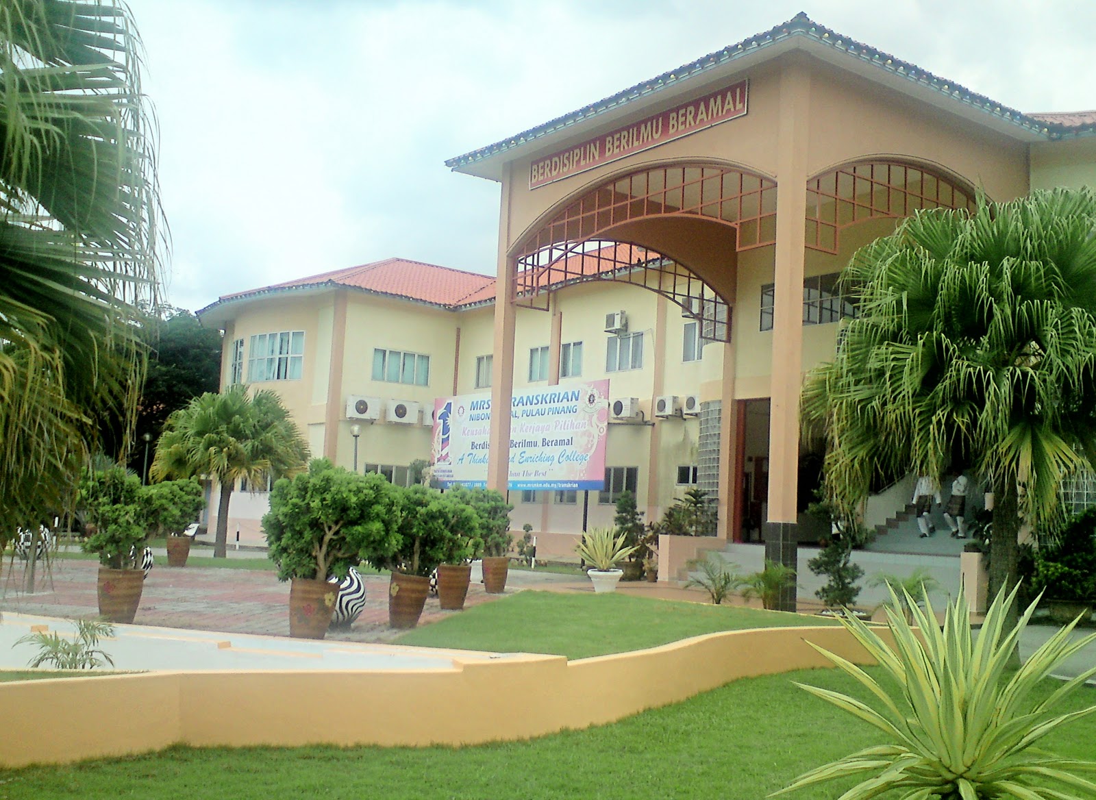 CEMERLANG BAHASA MELAYU SPM: PROGRAM DI MRSM TRANSKRIAN OKTOBER 2011