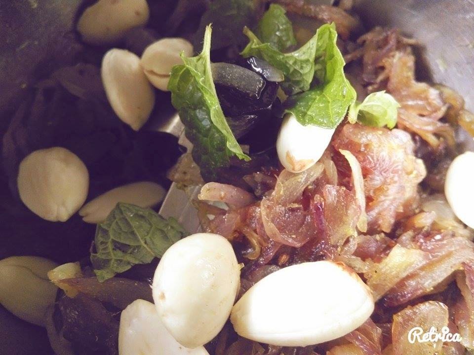 STREET FOOD WALKS: BADAMI CHAAP