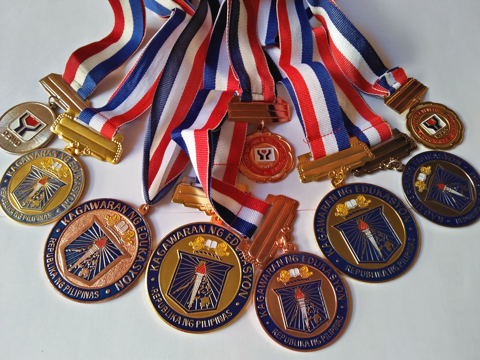 EcoWaste Coalition: Don't Give Lead-Painted Medals to Student Achievers