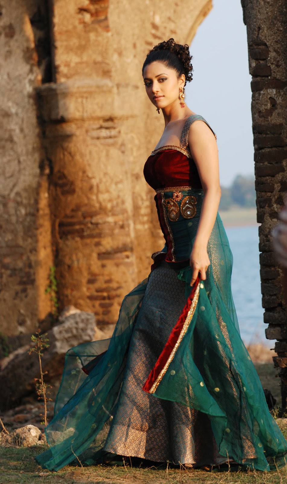 Mamta Mohandas Latest Hot Stills - Hot PHOTOSHOOT Bollywood, Hollywood ...