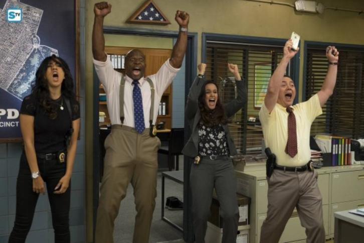 Brooklyn Nine-Nine LS Reviews