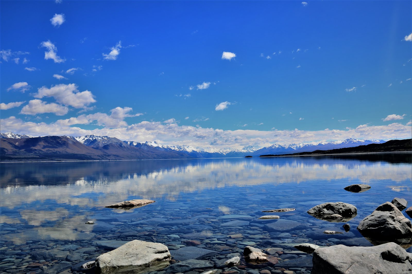 AMX Paint It Red: New Zealand: Calm meditating Lakes