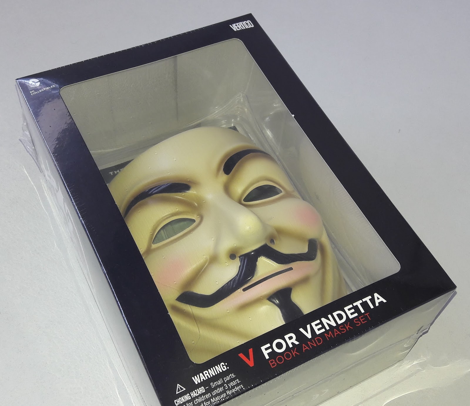 Comics.uy: V for Vendetta - Book and mask set