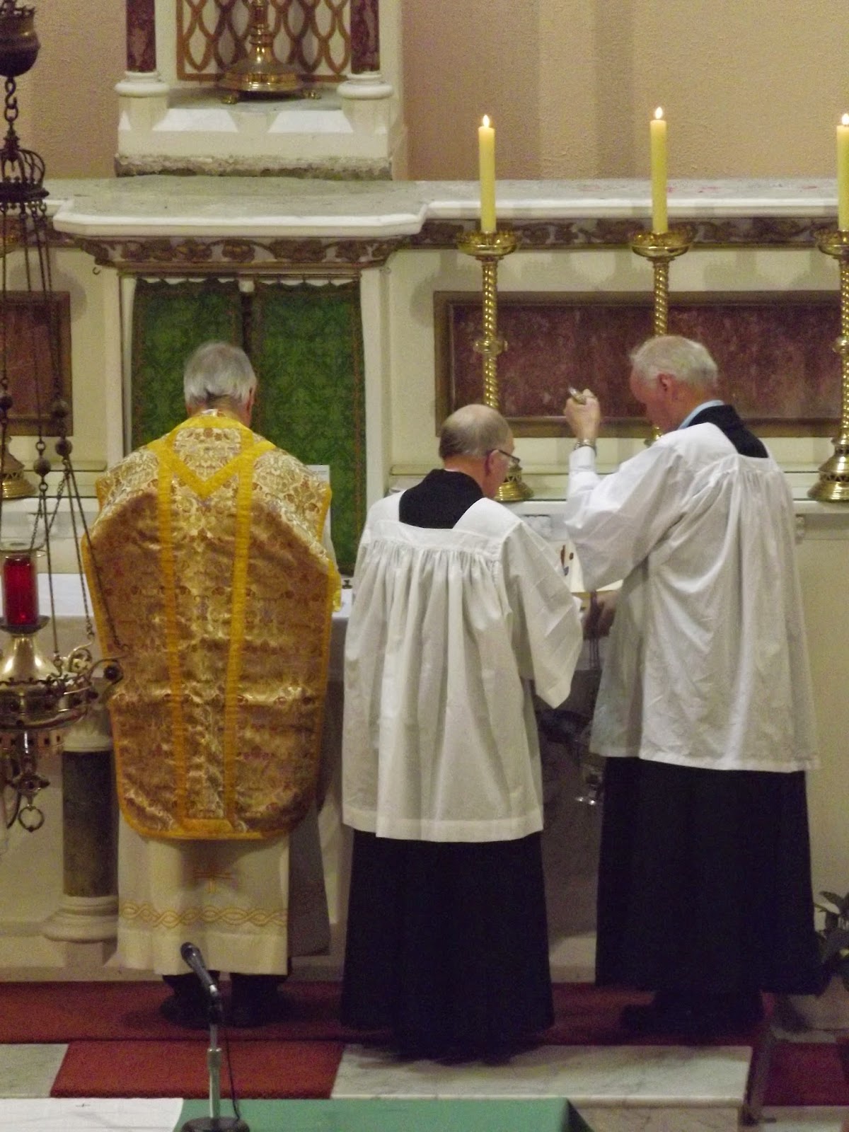 The Catholic Heritage Association of Ireland: Latin Mass in Emo 2014