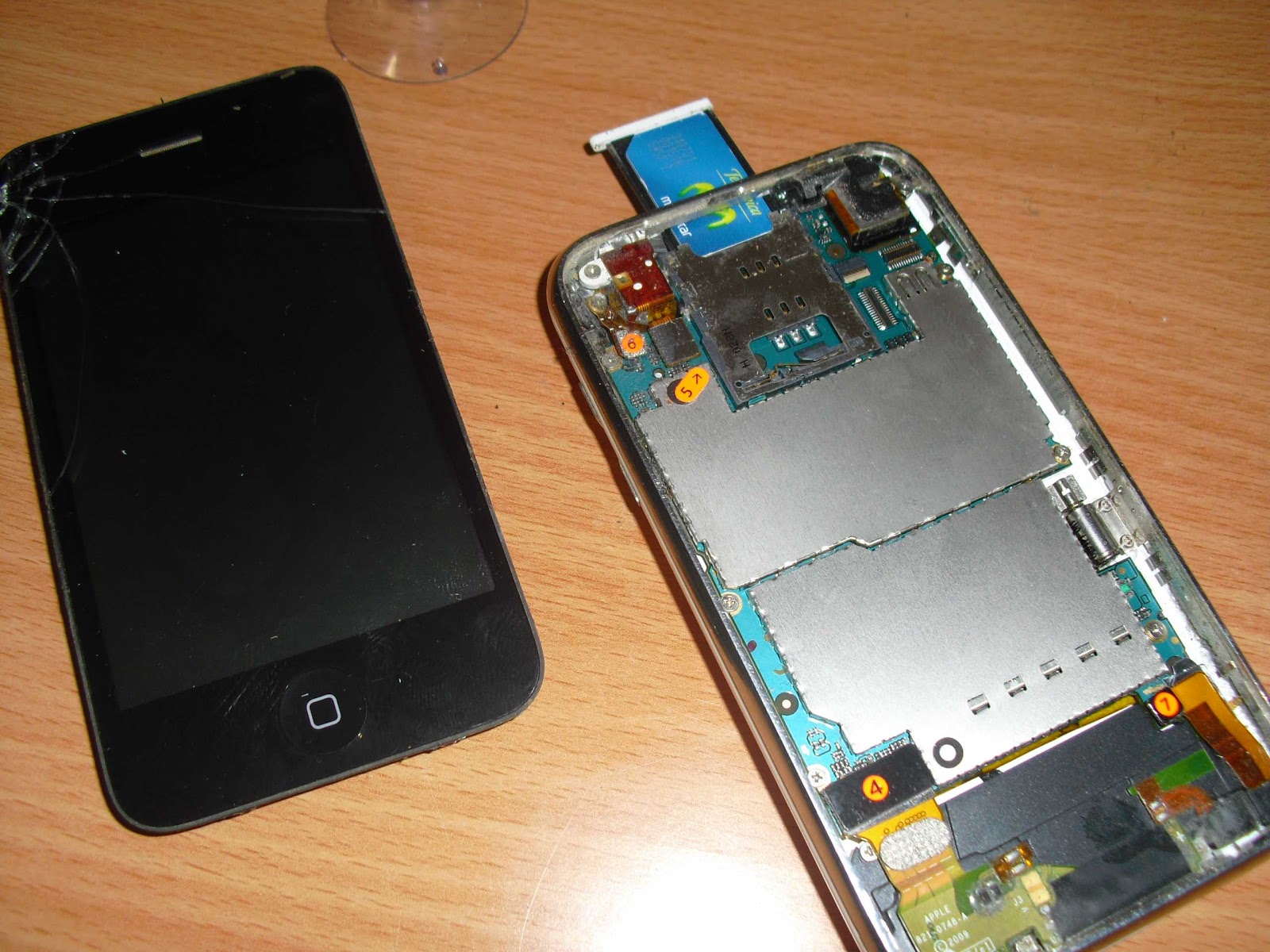 El Blog de Rixolo: Reparar iphone 3Gs (Digitalizador y Bateria)