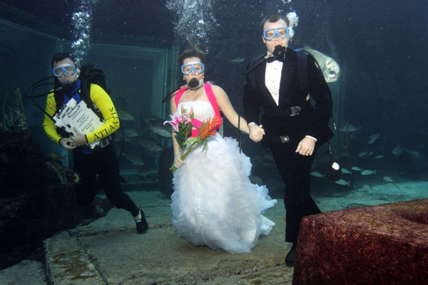 MARRYCHOICE.COM: Underwater Wedding.