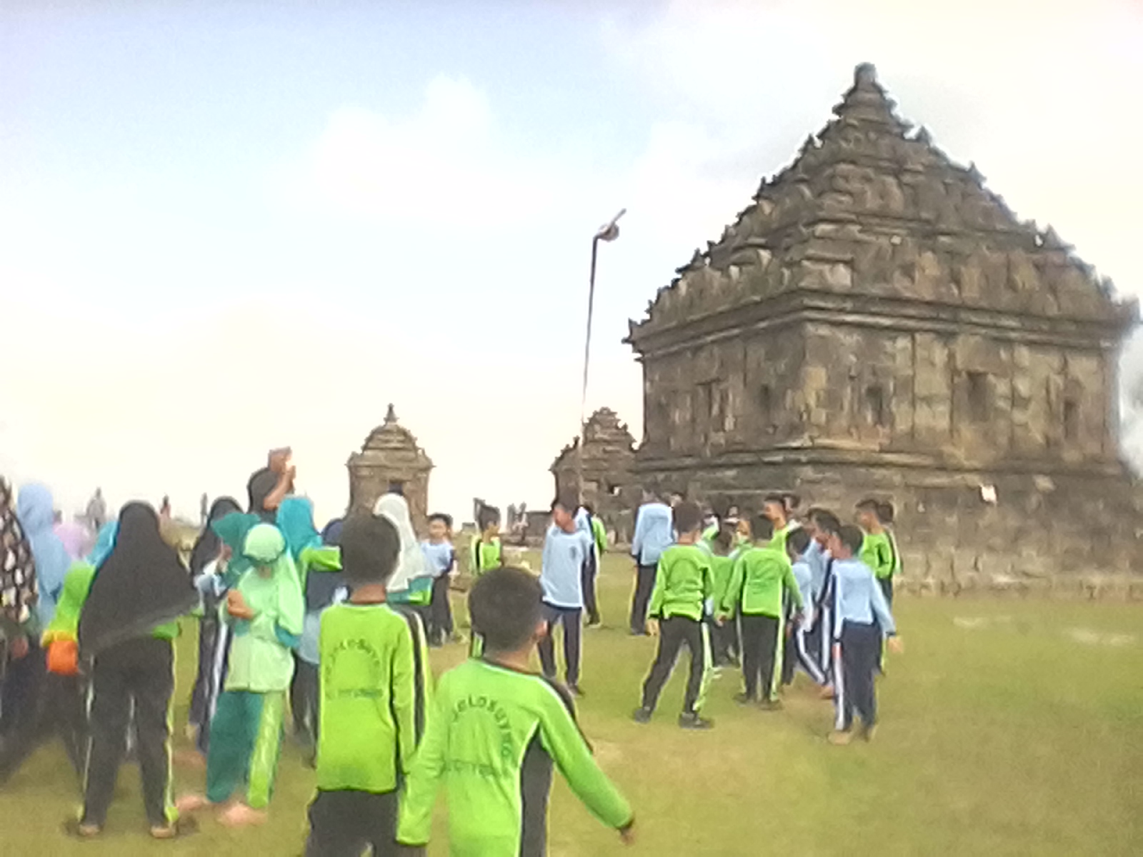 Outbond TPAM Sunan Geseng di Candi Ijo dan Tebing Breksi ~ Jhonthit ...