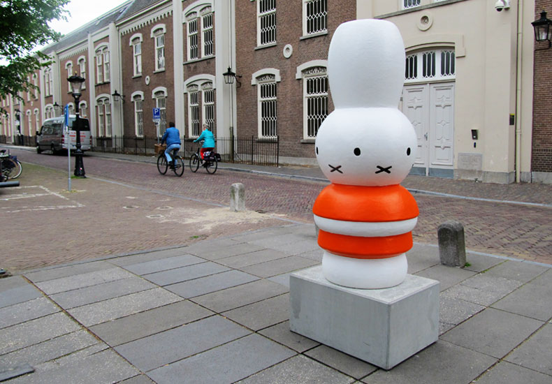Zoë Gower-Jones: 60 years of Miffy – The Miffy Parade