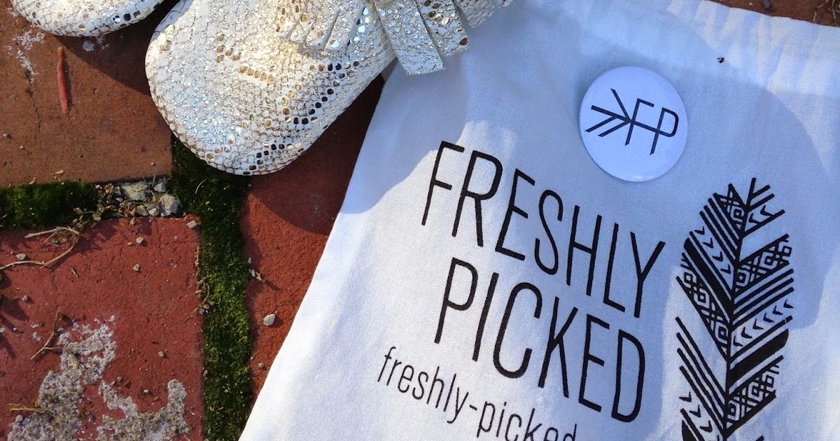 WORDSthatSING: freshly picked: A REVIEW! A GIVEAWAY!