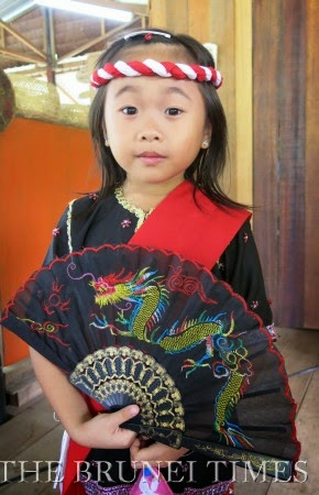 Traditional Brunei Dance: Tamarok