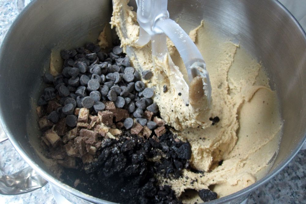 Happy Go Marni: Oreo Kit Kat Chocolate Chip Cookies | Baking, Recipes ...