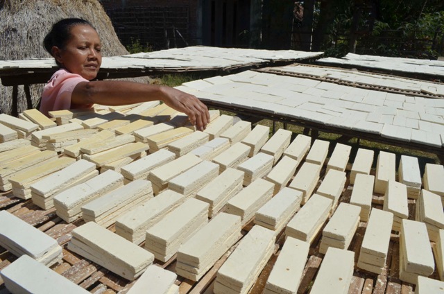 Oleh-Oleh Khas Kota Madiun : Jajanan Brem Madiun ~ Info Kota Madiun dan ...