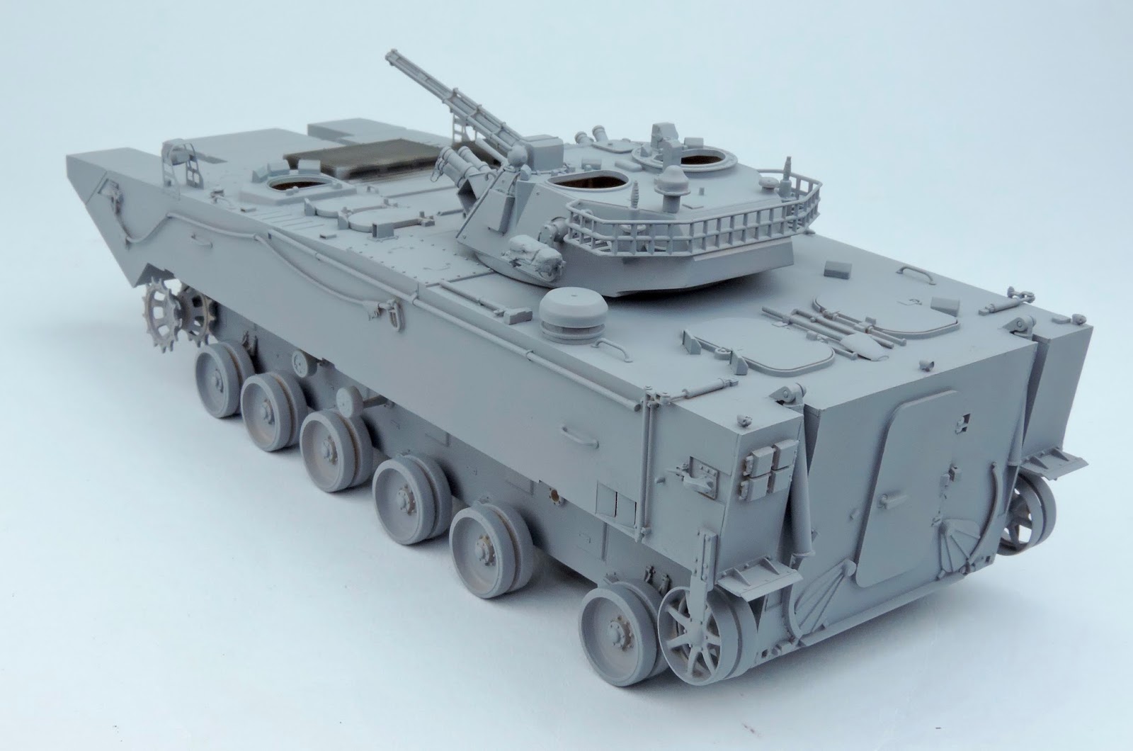 Pete's Model World : Hobbyboss PLA ZBD-05 IFV Primer On